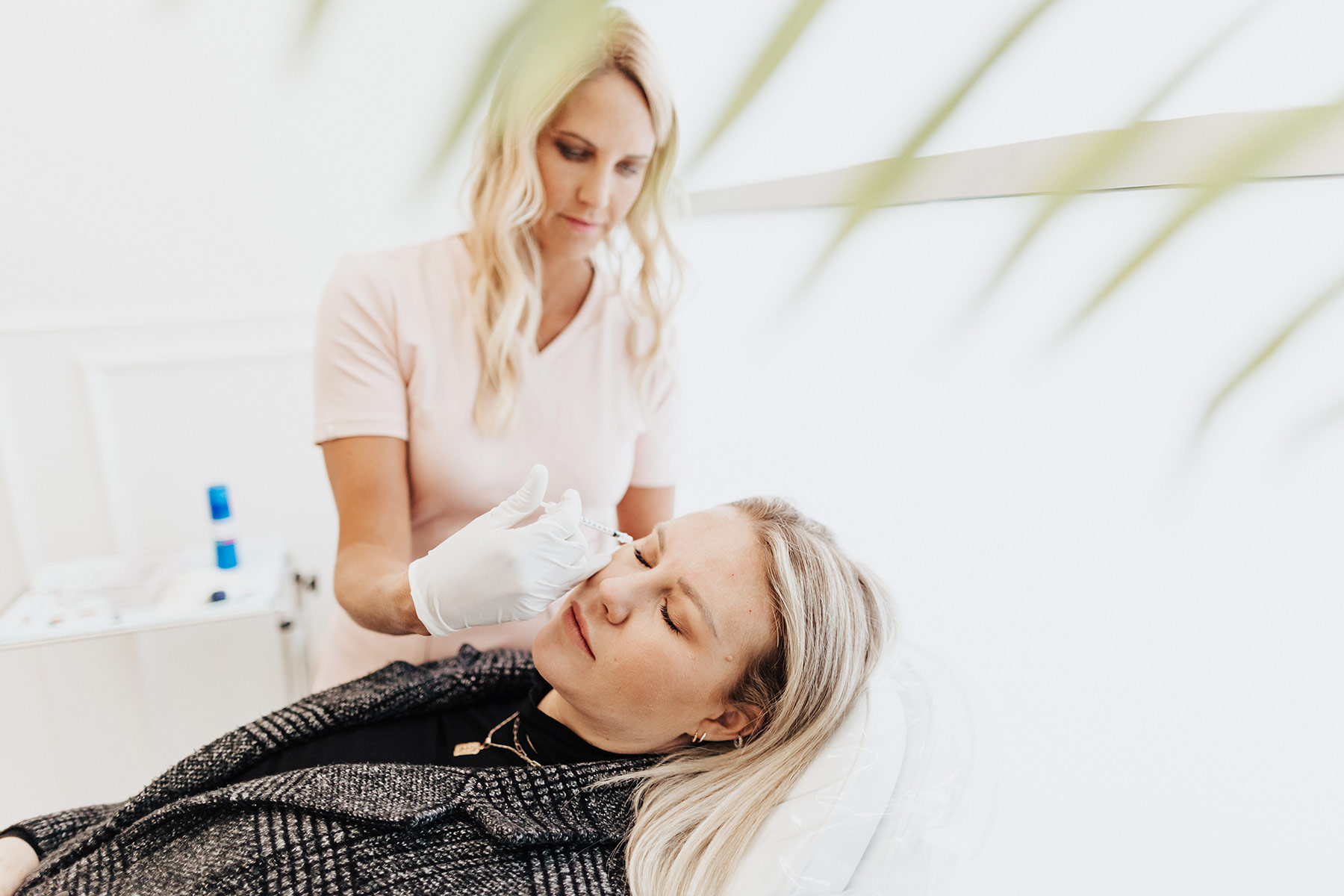 Botox - Botox Sisters Laura and Rebecca